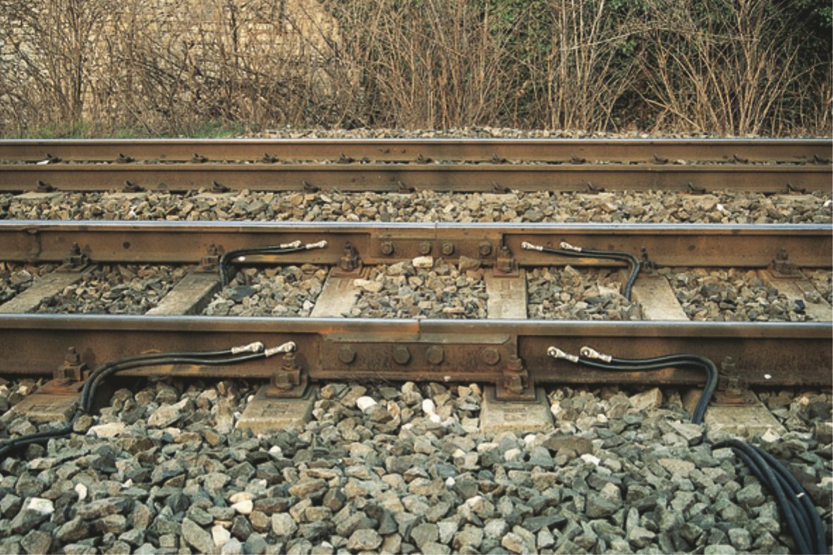 AR60 - ELECTRICAL CONNECTION SYSTEM TO THE RAILS AND TRACK EQUIPMENT